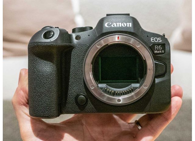 Canon EOS R6 Mark II Hands-on Photos | Photography Blog